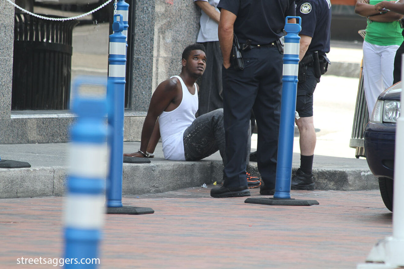 streetsaggers.com - real saggers let them pants hang low sagging