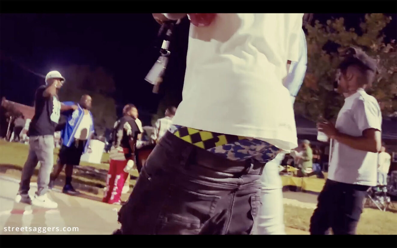 streetsaggers.com - real saggers let them pants hang low sagging